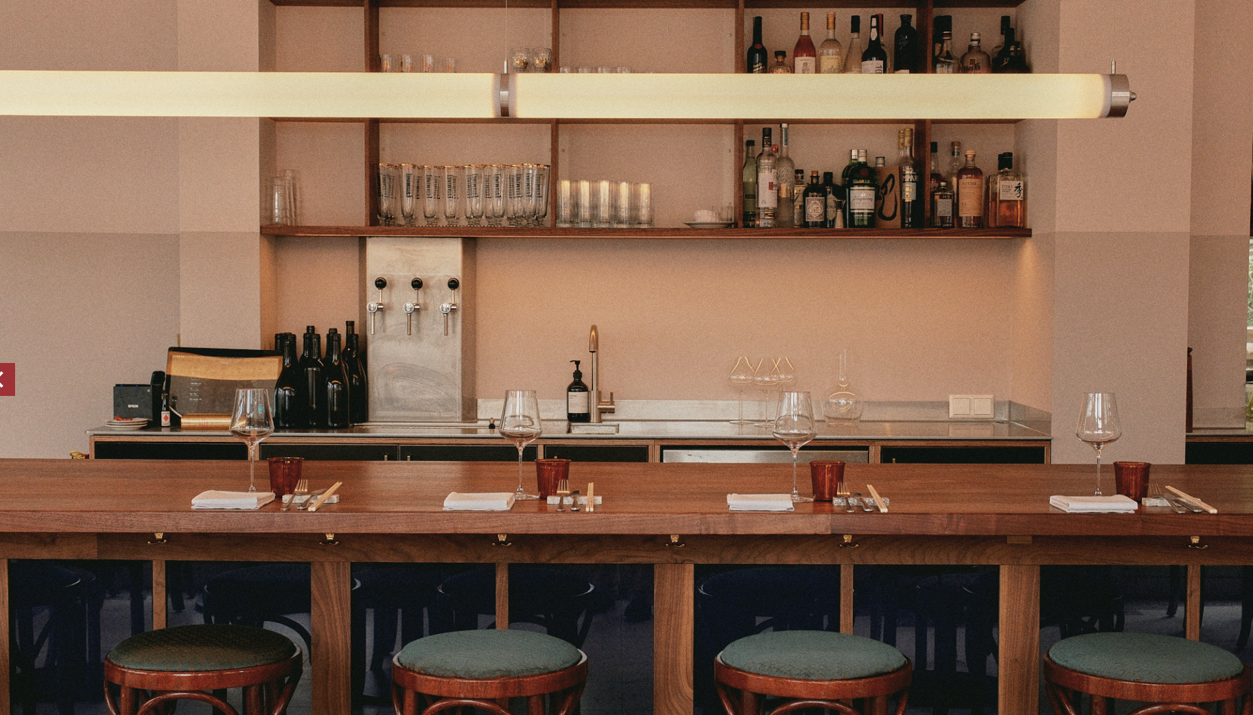 Café Wu - Champagne Hunters